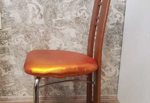 Мягкий стул на металлокаркасе рыжий коричневый