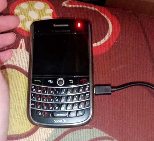 Телефон BlackBerry 9630 рабочий с аккумулятором