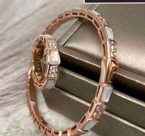 Bvlgari золотой браслет Sеrрenti Vipеr