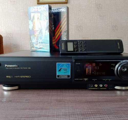 Видеомагнитофон Panasonic nv fs200 EG