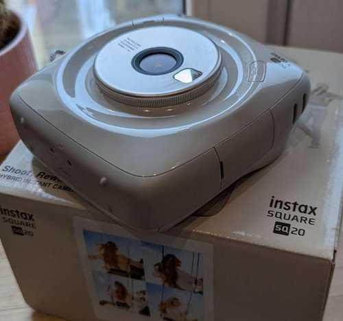 Фотоаппарат моментальной печати Instax SQ20 Square