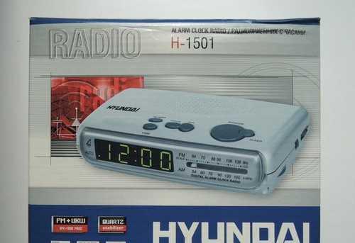 Радио-часы/будильник Hyundai H-1501 (чёрные)