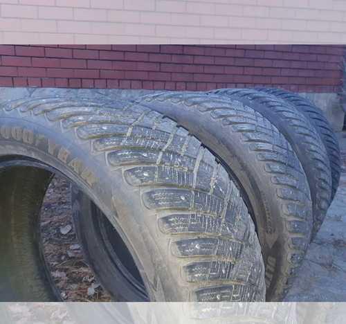 Goodyear UltraGrip Ice Arctic SUV 255/55 R20