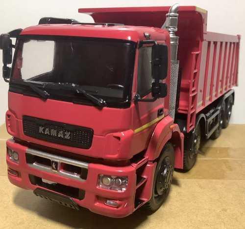 Модель автомобиля KAMAZ-65801-68 1:43 Модимио