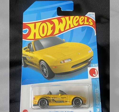 Hot wheels 91 mazda mx-5 miata