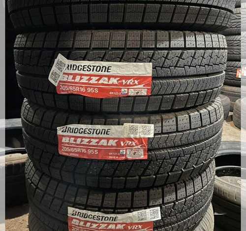 Bridgestone Blizzak VRX 205/65 R16 95S