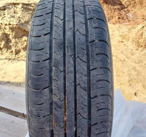 Roadstone Classe Premiere CP672 215/65 R16 98H