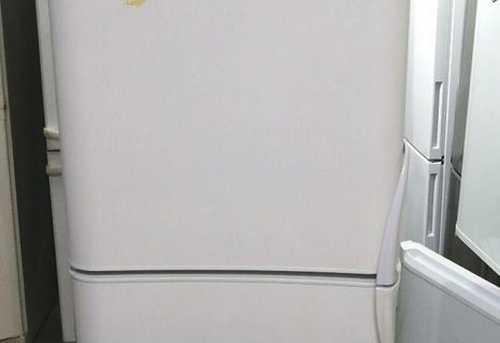 Холодильник"Indesit"