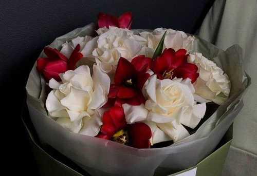 Букет на 8 марта (букет цветов тюльпаны розы)
