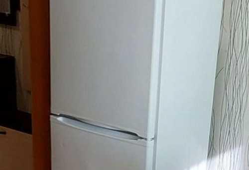 Холодильник Indesit (требуется ремонт)