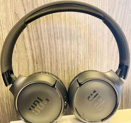 Беспроводные наушники jbl tune 560