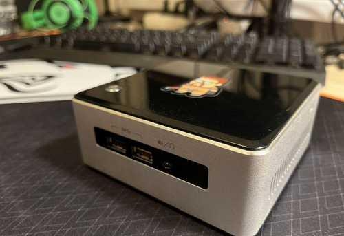 Intel NUC i3 5010u 8gb 120gb ssd m.2