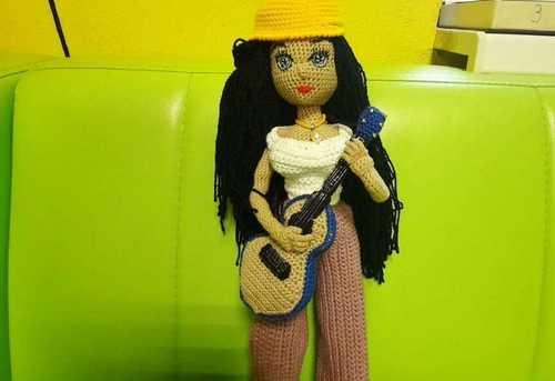 Кукла гитаристка, вязаная,ручная работа