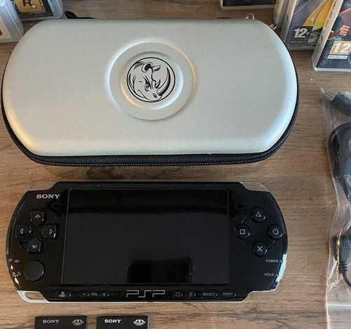 PSP 3004 Прошитая   8gb   2gb   Игры