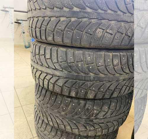 Accelera 651 16/15.5 R16 19H