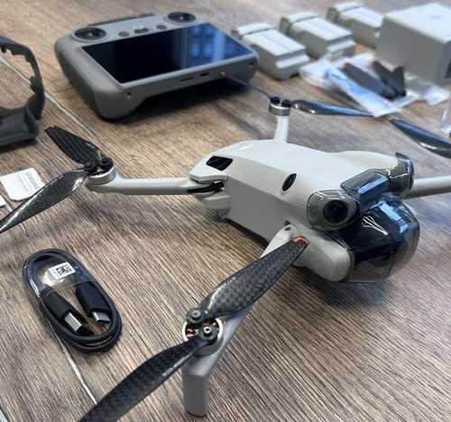 DJI Mini 4 Pro Fly More Plus Combo с RC 2