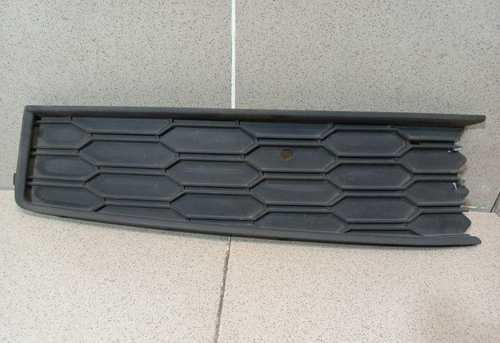 Решетка в бампер правая Volkswagen Rapid 2