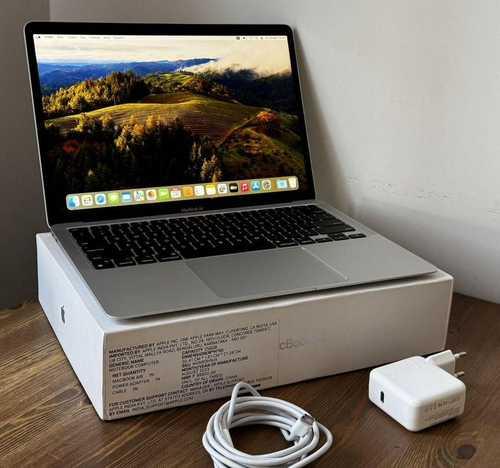 Like new Macbook Air M1 8/256 SLV акб 98%