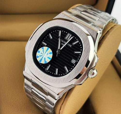 Мужские часы Patek Philippe Nautilus черные