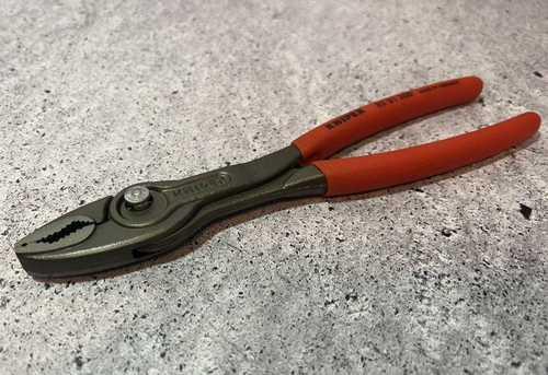 Клещи Knipex Twingrip KN-8201200