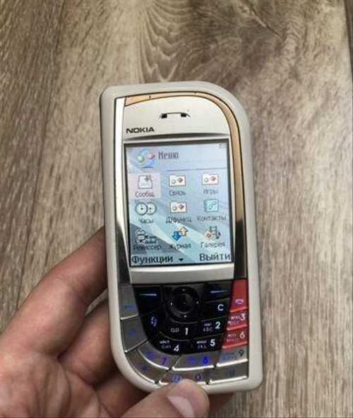 Телефон Nokia 7610 (Лепесток)