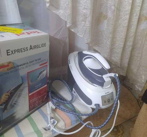 Паровая станция "Tefal Express Airglide SV8020E1"