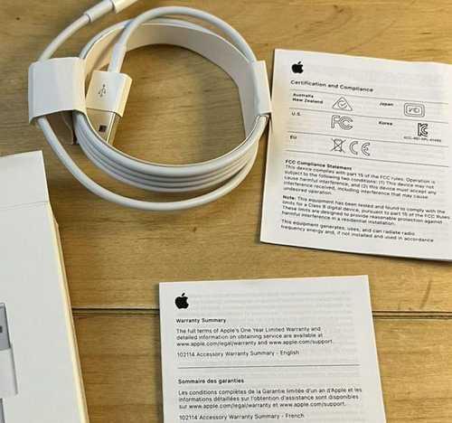 Кабель Apple Lightning to USB