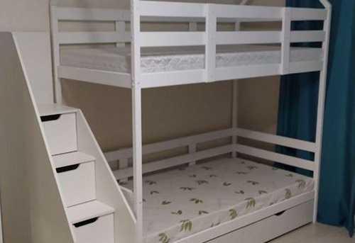 Детская двухъярусная кровать с лестницей-комодом