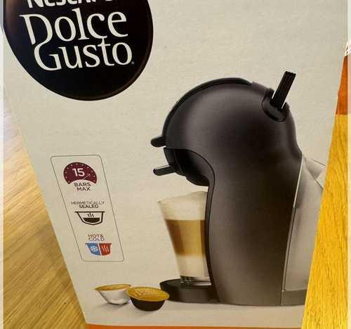 Капсульная кофемашина Dolce Gusto Piccolo новая