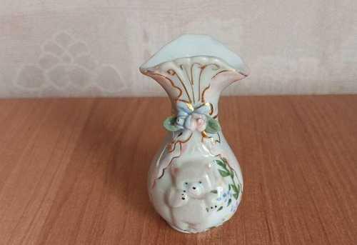 Маленькая сувенирная ваза