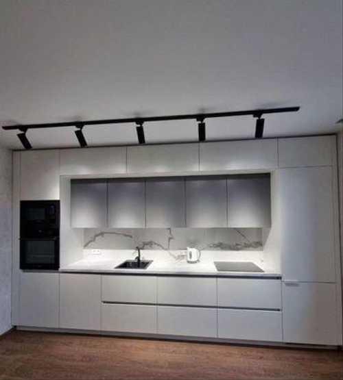 Кухонный гарнитур прямой до потолка
