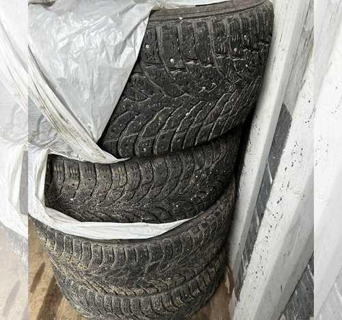 Nokian Tyres Hakkapeliitta 9 235/55 R17 103T