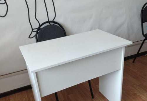 Письменный стол для школьника белый