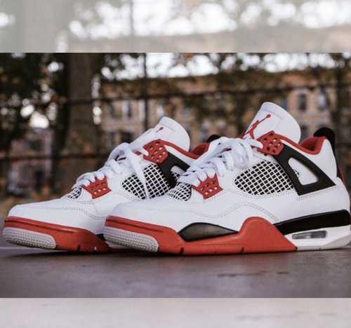 Nike air jordan 4 белые с красным