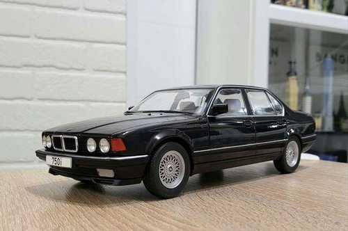 BMW 750i E32 black-metallic 1:18 MCG