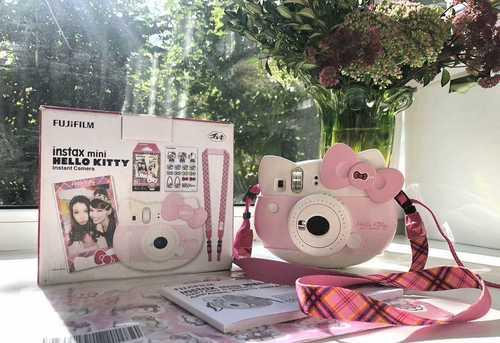 Instax mini hello kitty в коробке