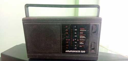 Радиоприемник Альпинист 320 (1982)