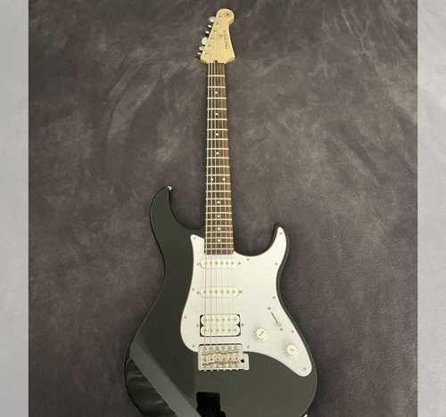 Электрогитара Yamaha Pacifica 112J