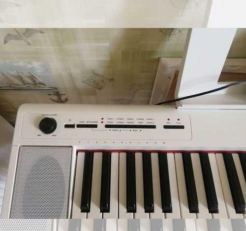 Цифровое пианино Yamaha piaggero NP-12WH