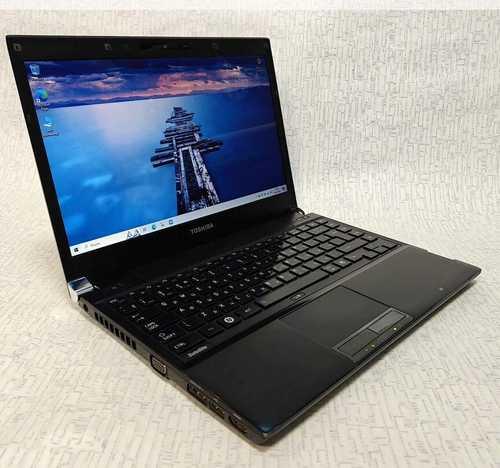 Ноутбук Toshiba Intel Core i5-2410M, 2.3 ггц, SSD