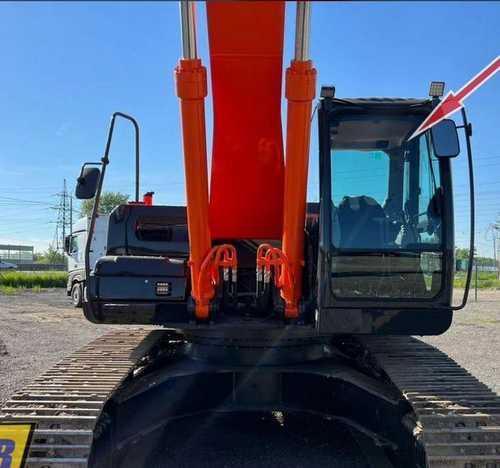 Стекло лобовое верхние с шелкографией Hitachi Zaxis