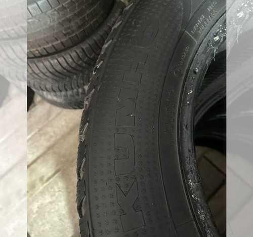 Kumho I'Zen RV Stud KC16 255/55 R18 109T