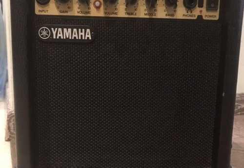 Гитарный комбоусилитель Yamaha GA-1515 ватт