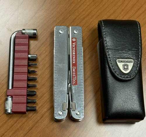 Мультитул Victorinox SwissTool 3.0323.L