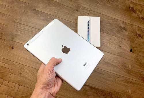 iPad air белый цвет с коробкой