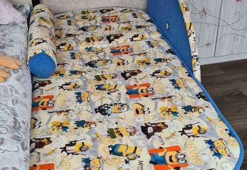 Кровать диван детская Миньон с голубой спинкой