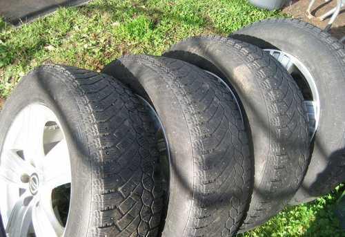 Gislaved Nord Frost 200 215/65 R16 и 215/65 R16 200T