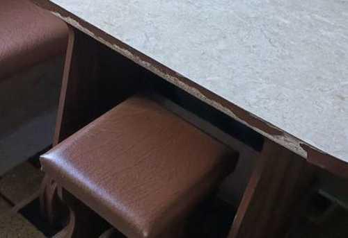 Кухонный уголок со столом и стульями бу