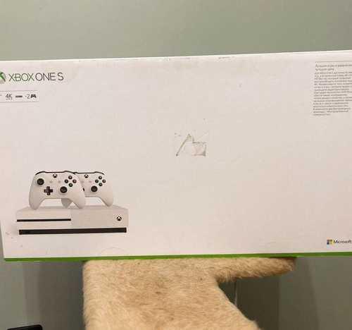 Xbox one s 2 геймпада 1tb