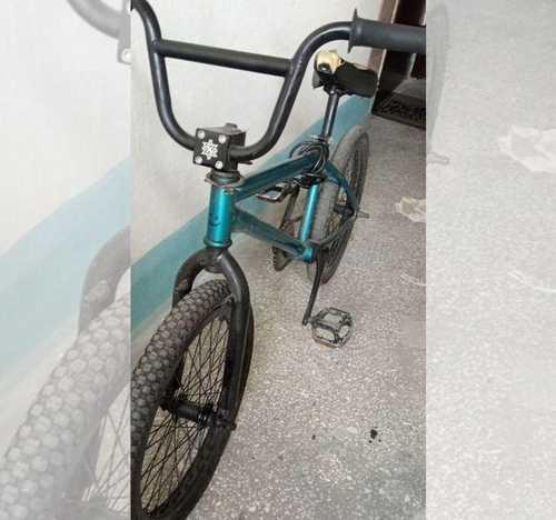 Трюковой велосипед BMX